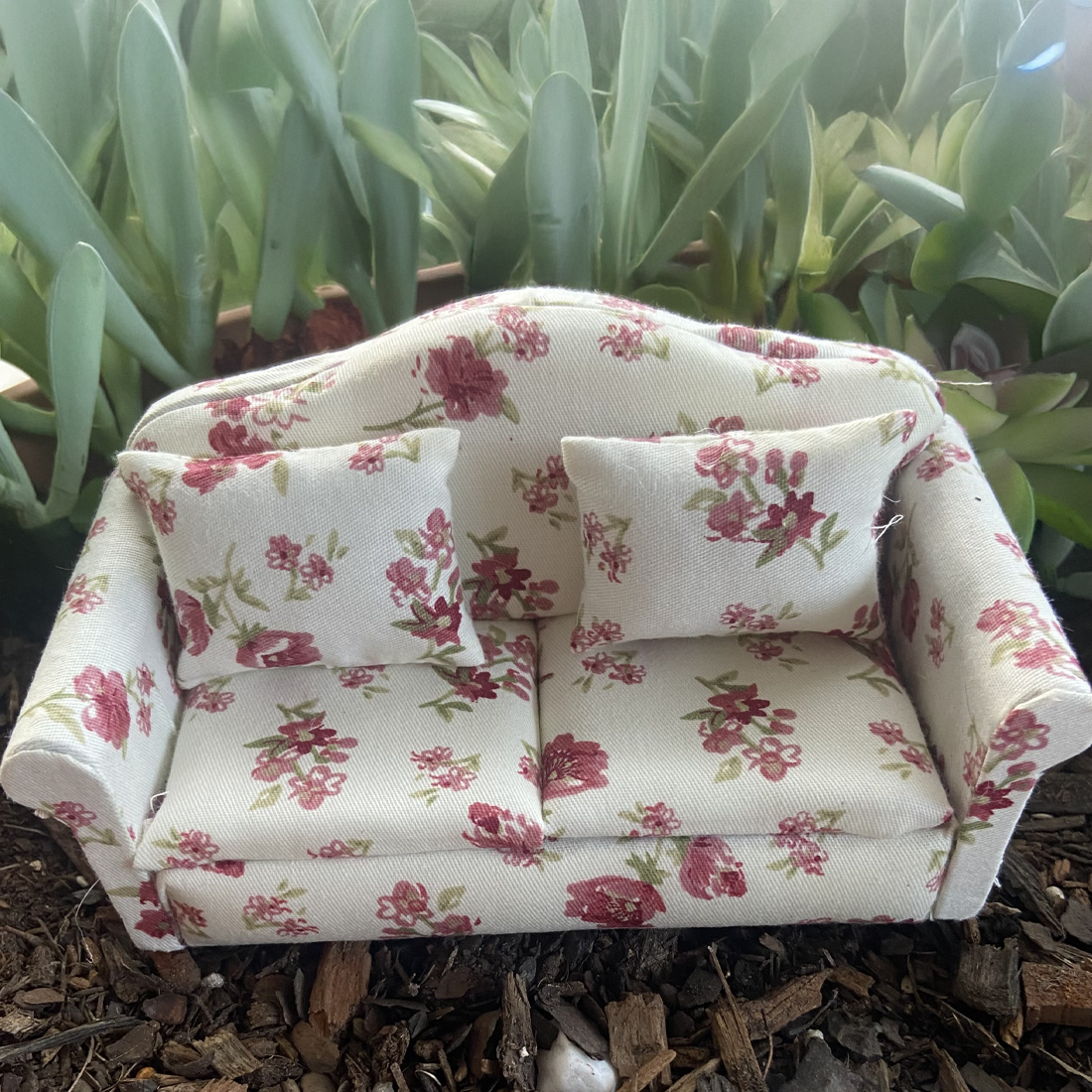1:12 Scale Miniature Pink and White Flower Sofa – The Fairy Shop