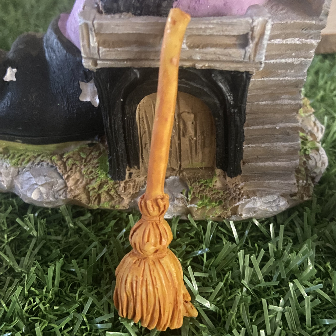 Witch's Broom – The Fairy Shop